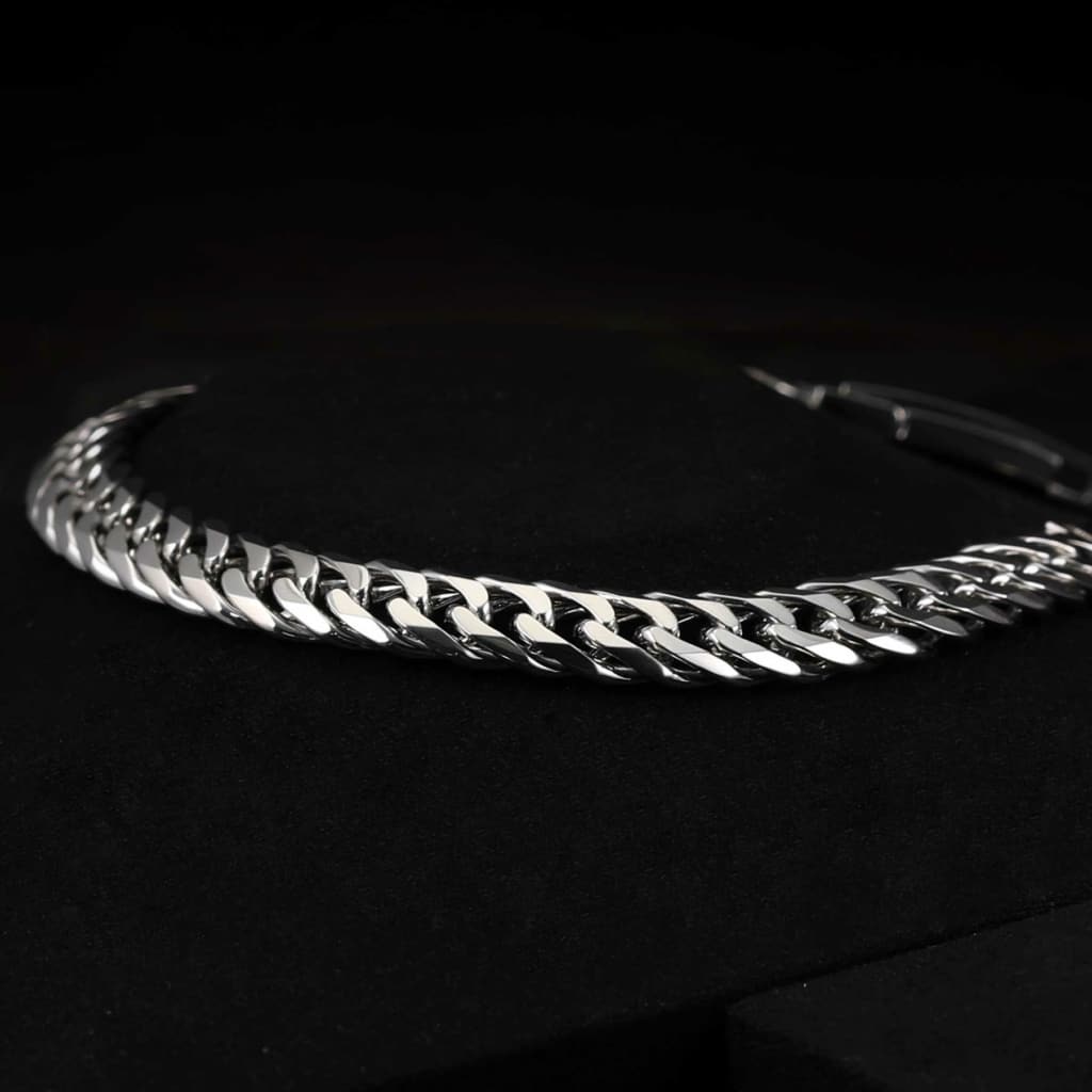 The Standard and the Double Platinum Cuban's characteristics